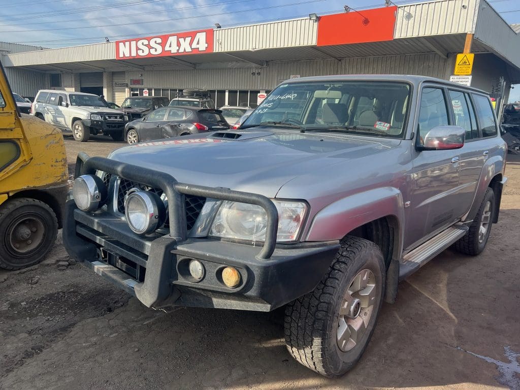 NISSAN PATROL Y61 GU WAGON ST S4 ZD30 SILVER WRECKING