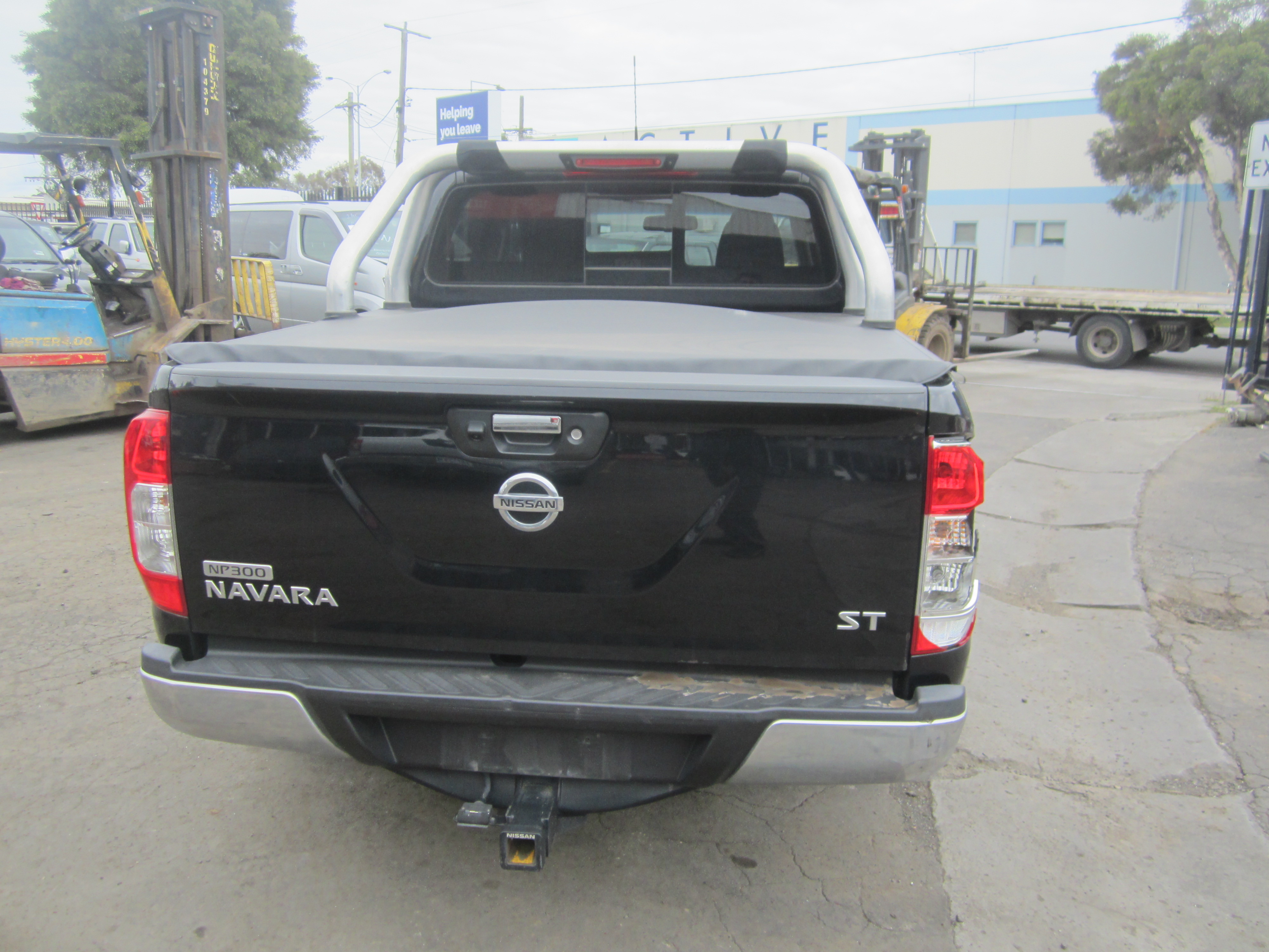 NISSAN NAVARA D23 NP300 ST DIESEL MANUAL 2015 WRECKING