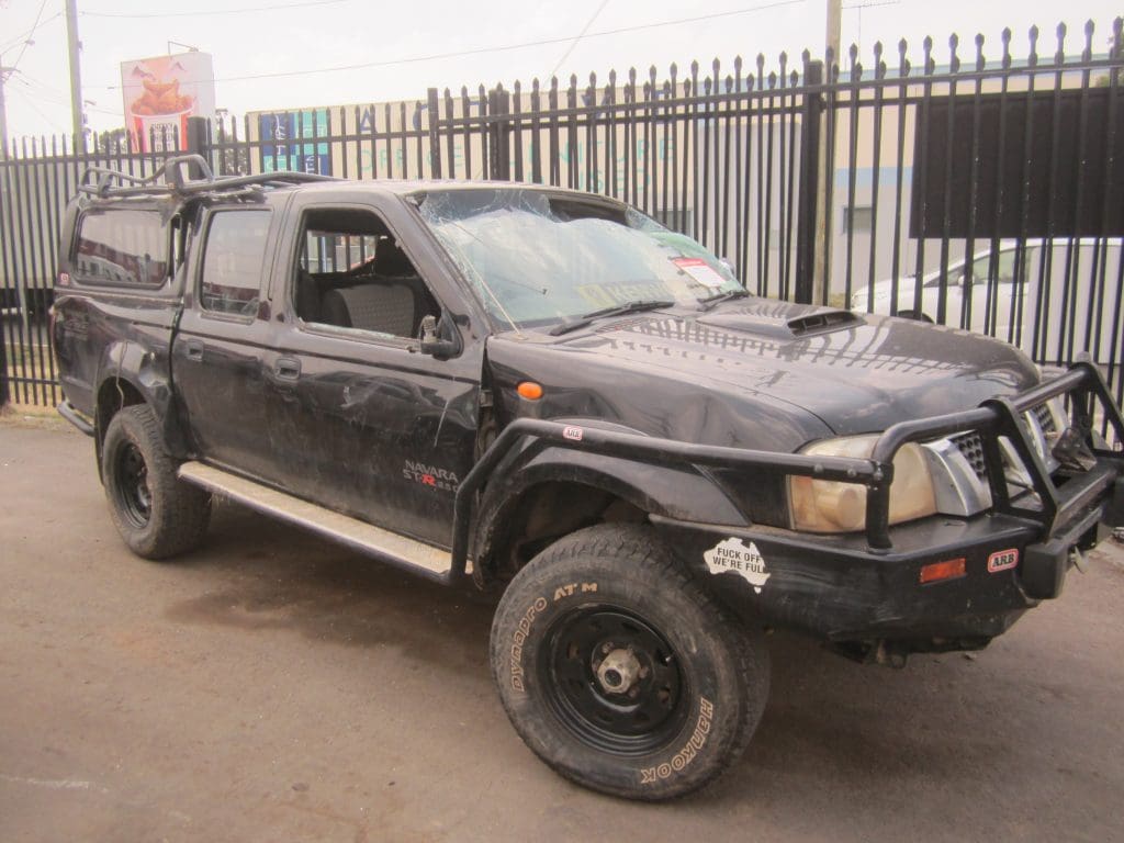 NISSAN NAVARA D22 ST-R YD25 DIESEL BLACK 2009 WRECKING