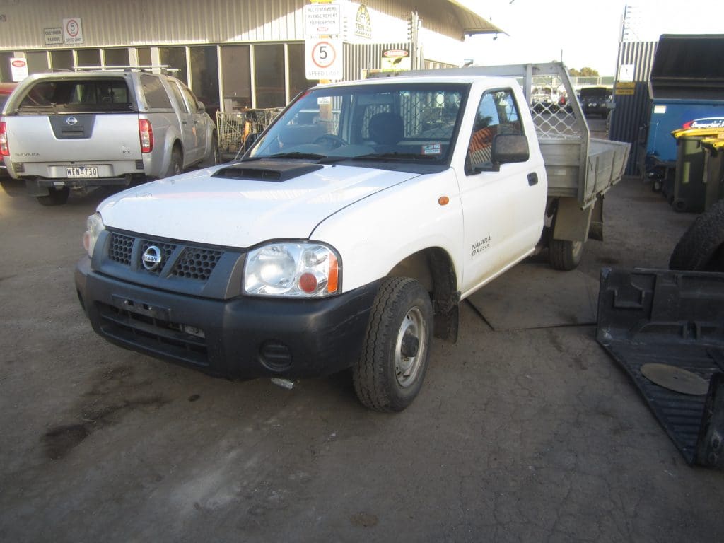 NISSAN NAVARA D22 DX 2WD TRAY WHITE 2008 WRECKING