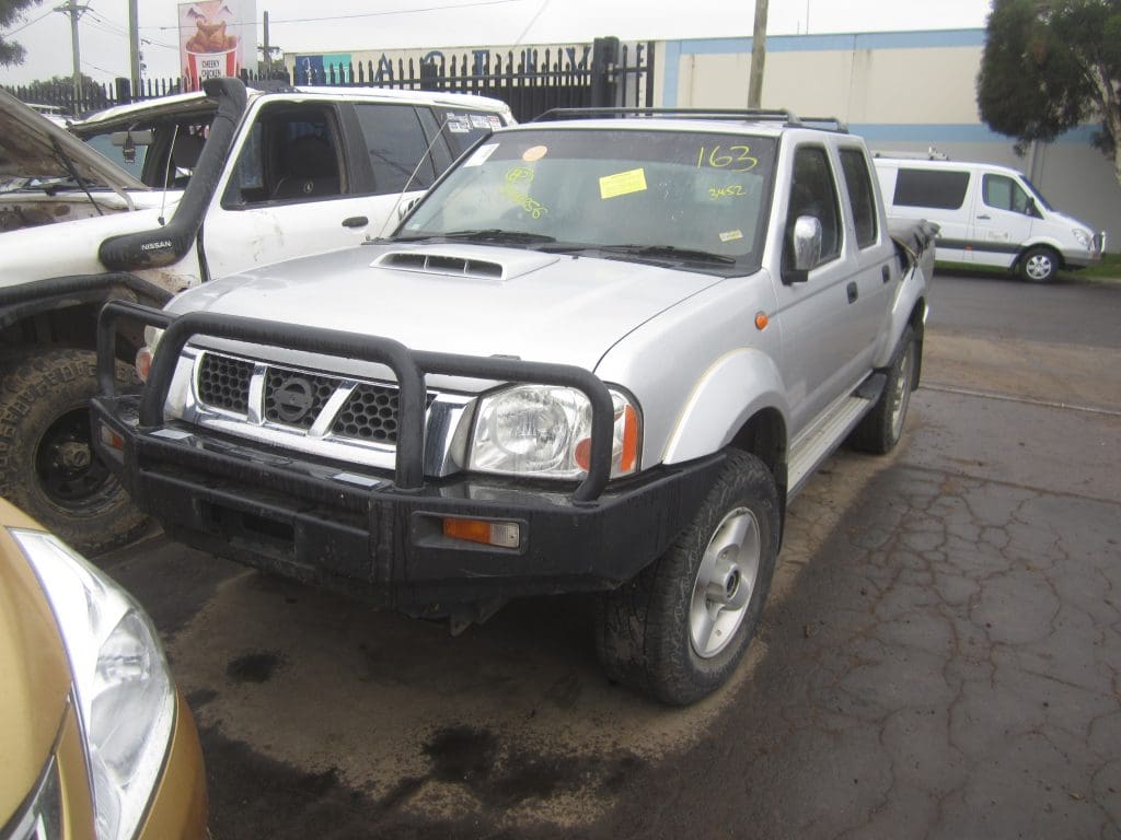 NISSAN NAVARA D22 ST-R YD25 DIESEL 4X4 SILVER 2010 WRECKING