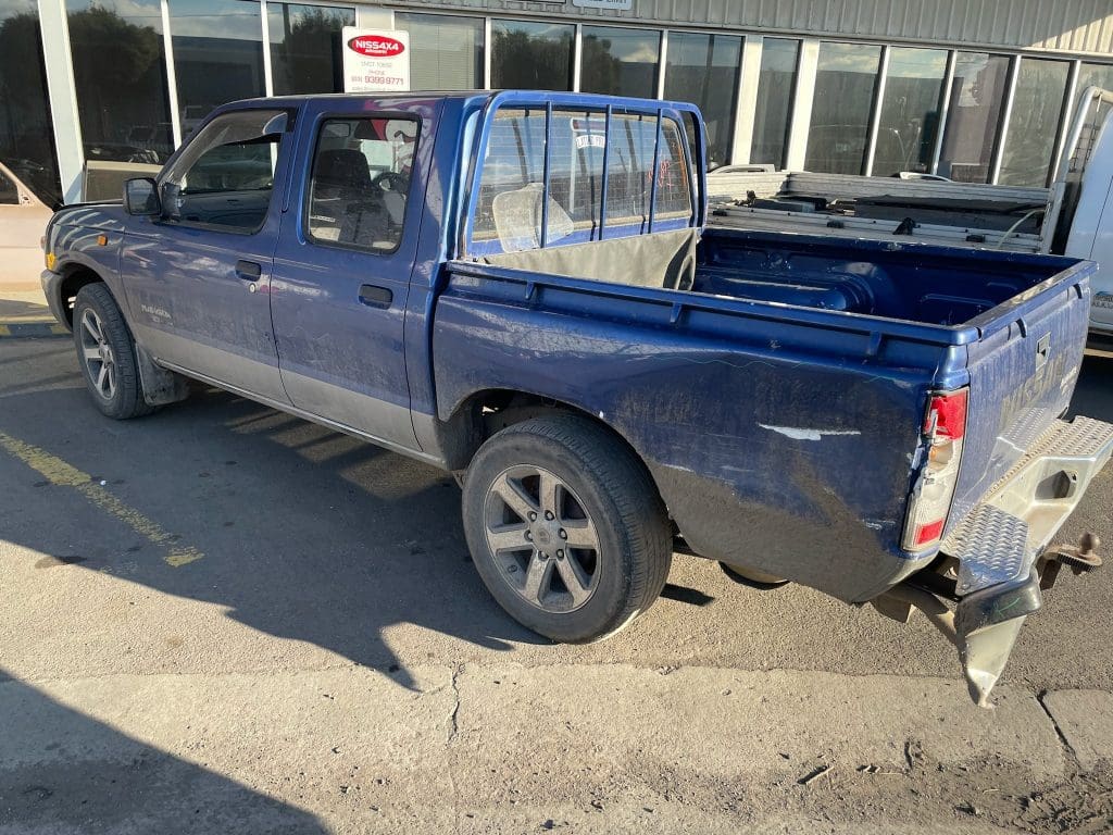 NISSAN NAVARA D22 DUALCAB 2WD VG30 PETROL BLUE 1999 WRECKING