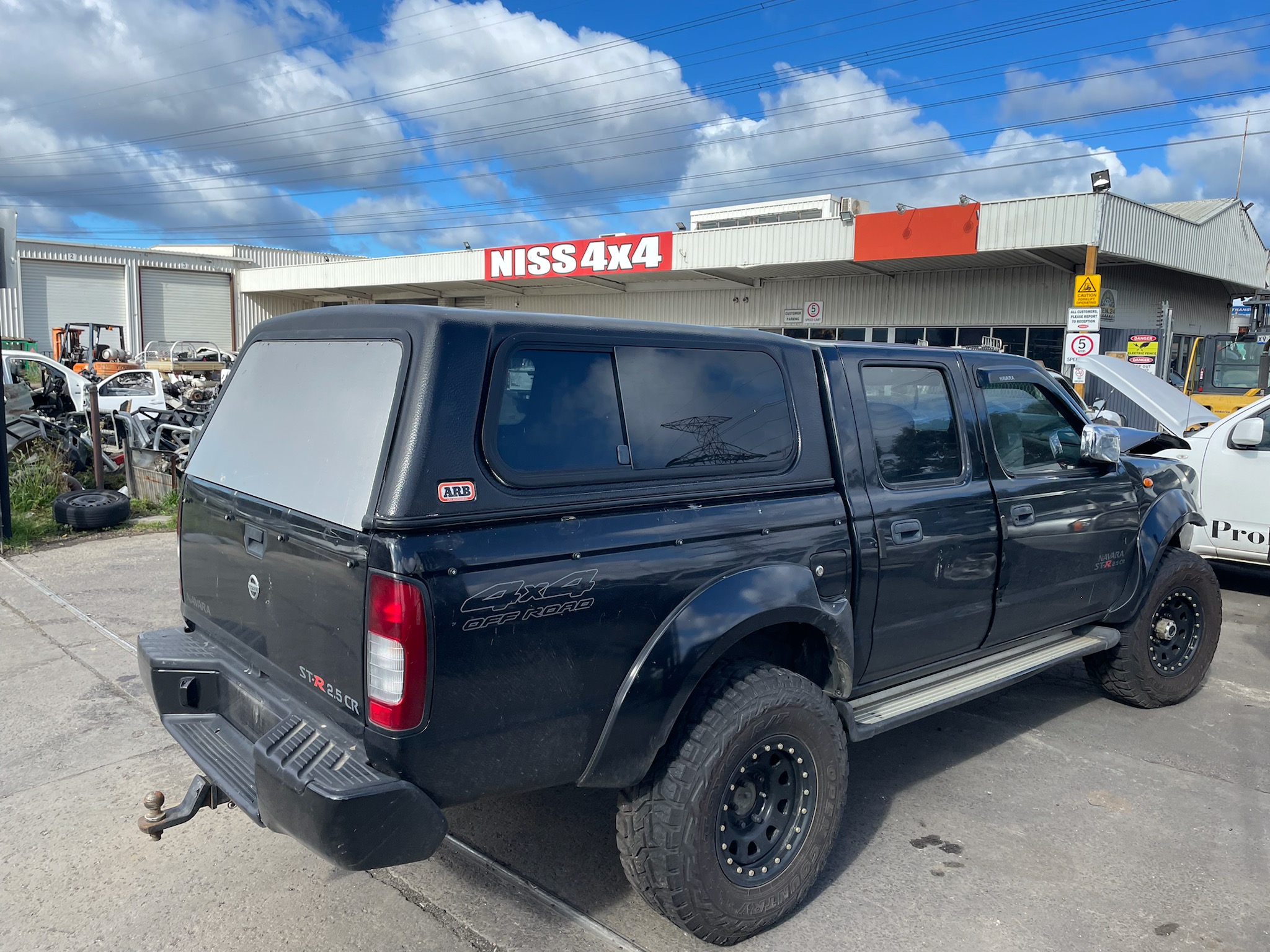 NISSAN NAVARA D22 ST-R YD25 DIESEL BLACK CANOPY WRECKING